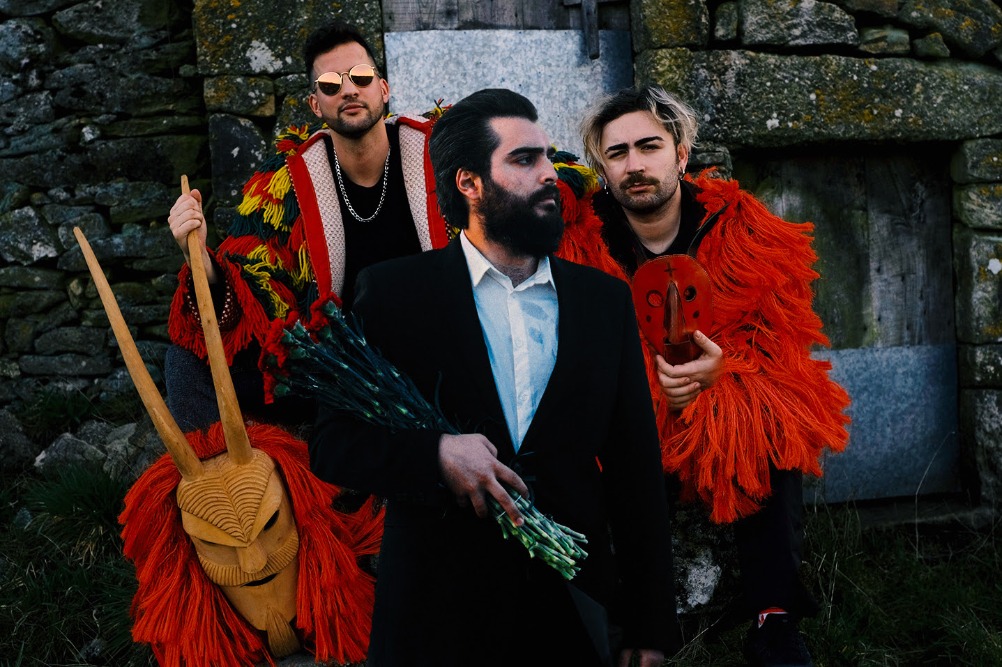 Karetus e Romeu Bairos - Saudade [LETRA] - MIP Música